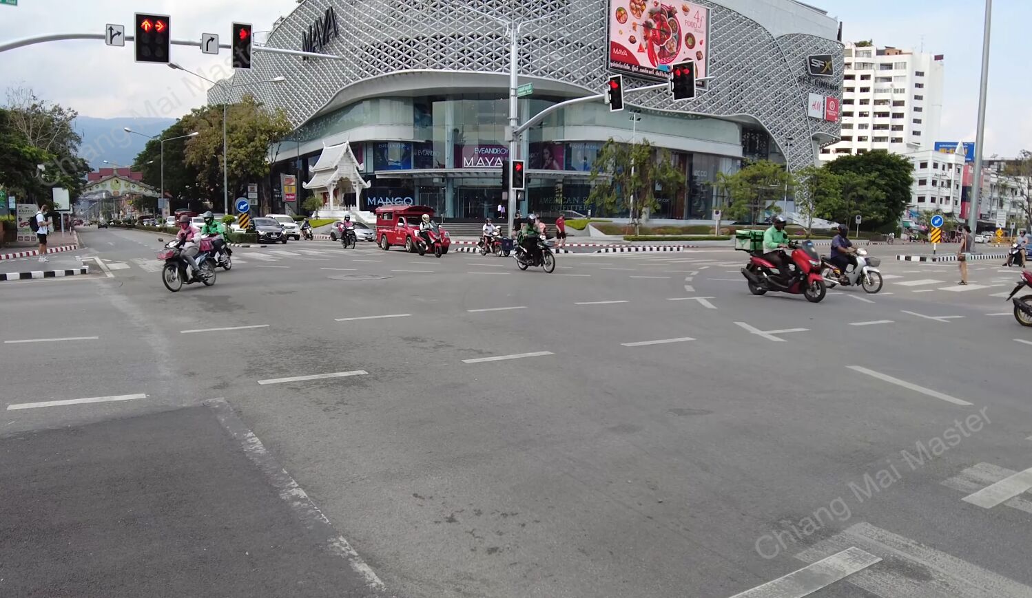 MAYA Lifestyle Shopping Center :: Chiang Mai Master